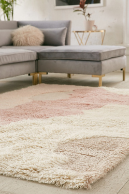 Lola Textured 5x7 Rug | Urban Outfitters UK