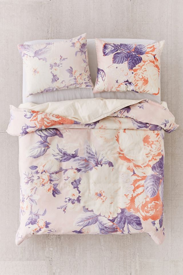 Premium Cabbage Rose Duvet Cover | Urban Outfitters UK
