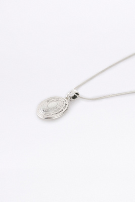 Vintage Oval Locket Necklace | Urban Outfitters UK