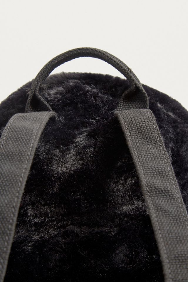 UO Mini Faux Fur Backpack | Urban Outfitters FR